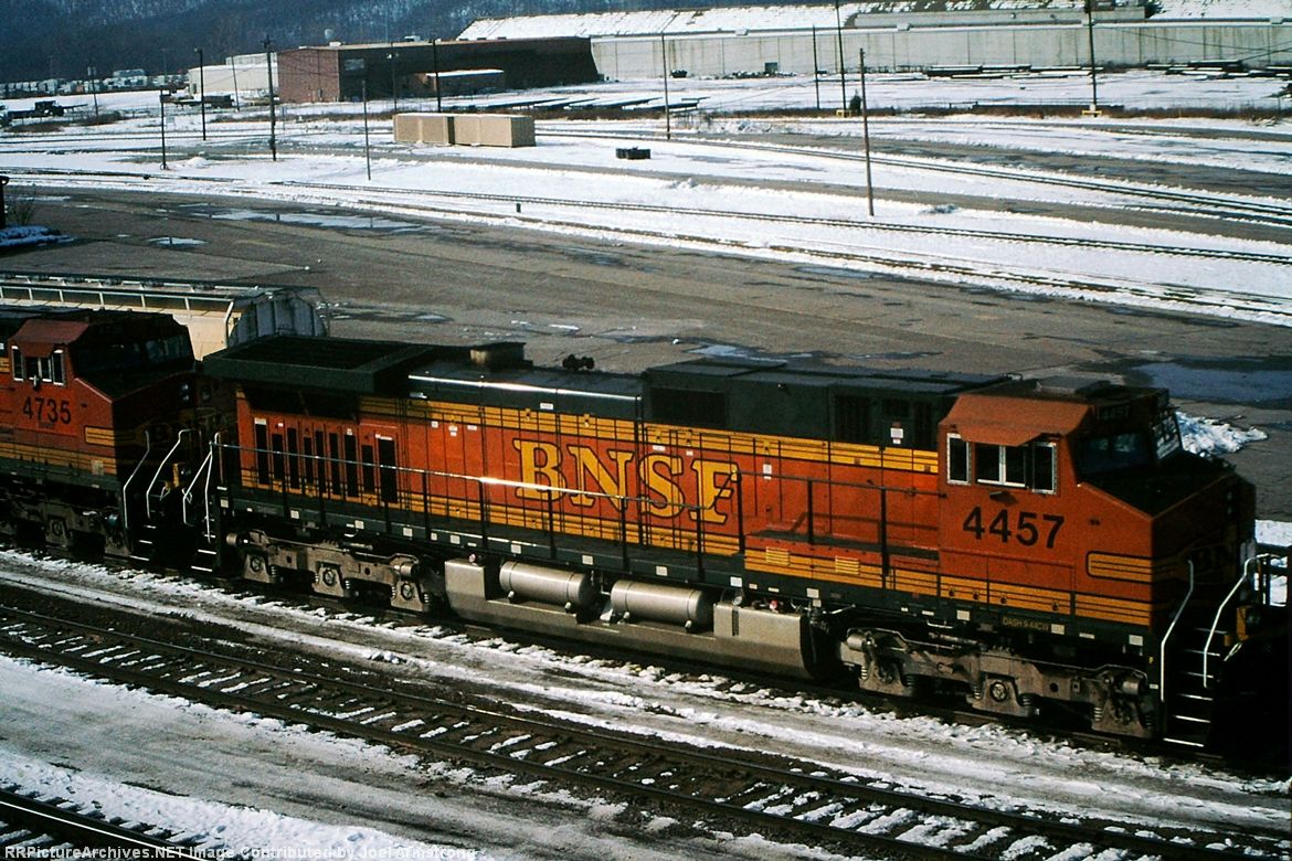 BNSF 4457